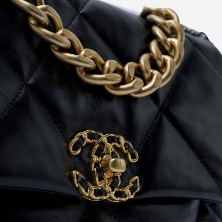 Chanel 19 Large Chevre Black | SACLÀB