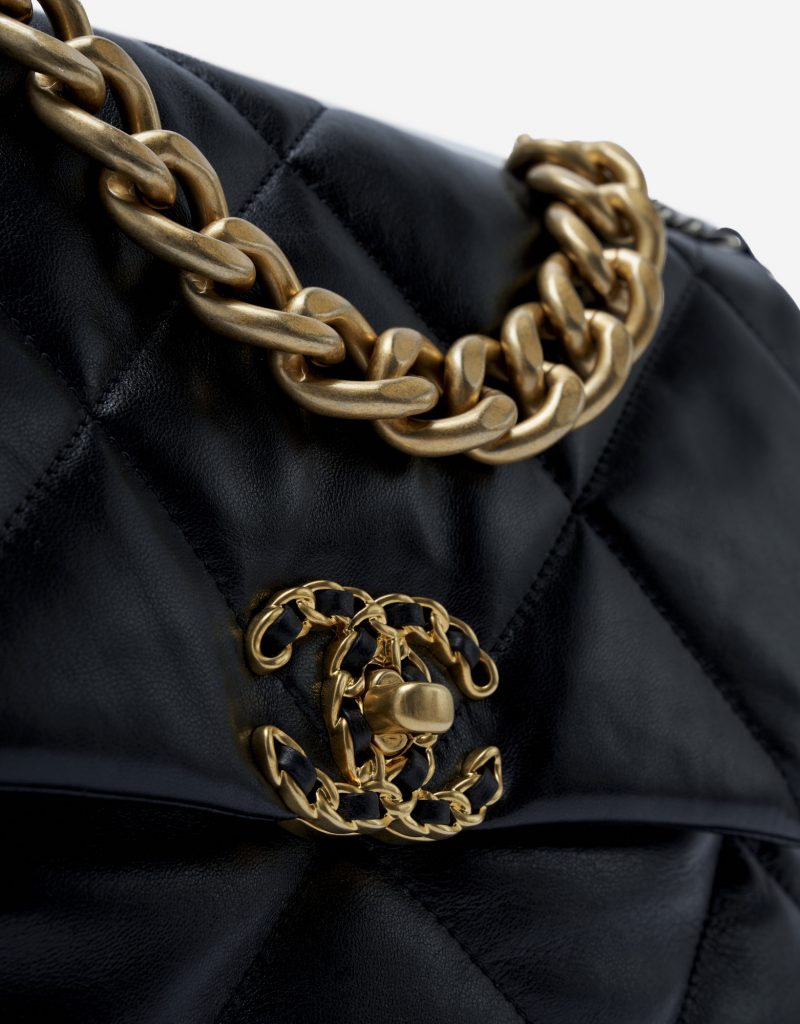 Chanel 19 Large Chevre Black | SACLÀB