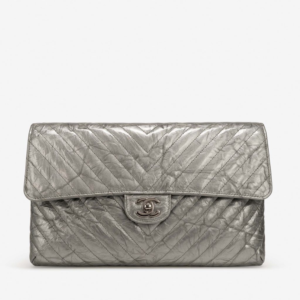 Chanel Timeless Clutch Lamb Chevron Silver | SACLÀB