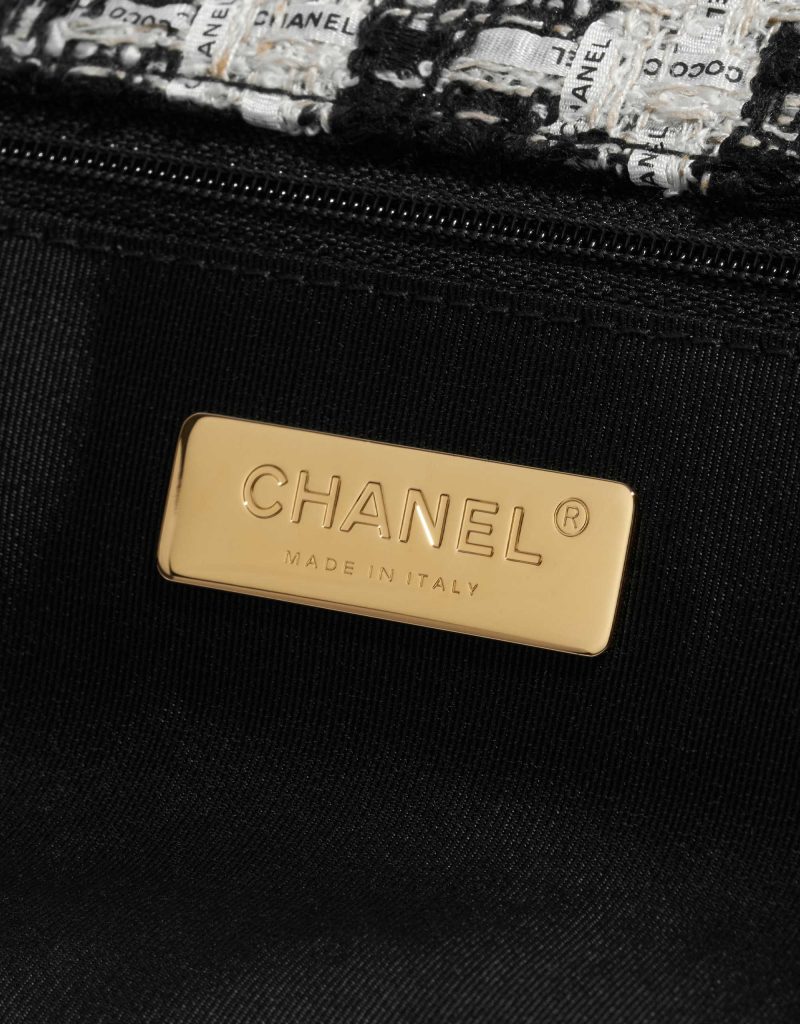Chanel 19 Large Flap Bag Tweed Black / White | SACLÀB
