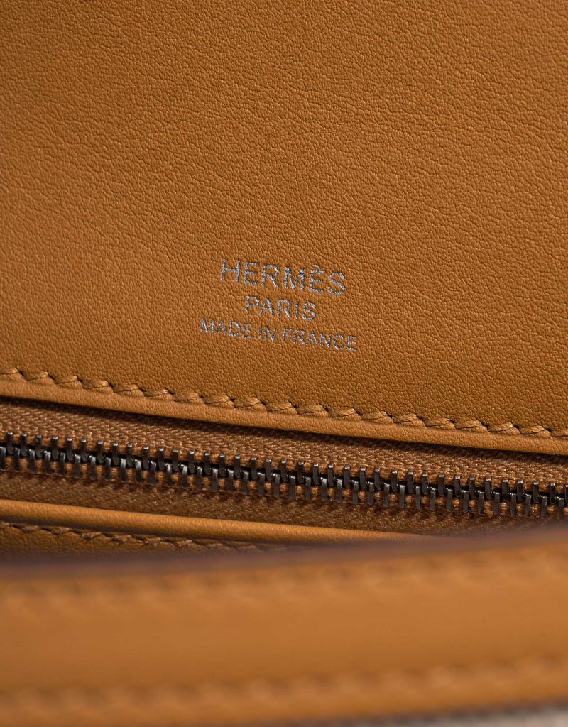 Hermès Kelly 28 Toile H / Swift Sesame / Ecru / Beige | SACLÀB