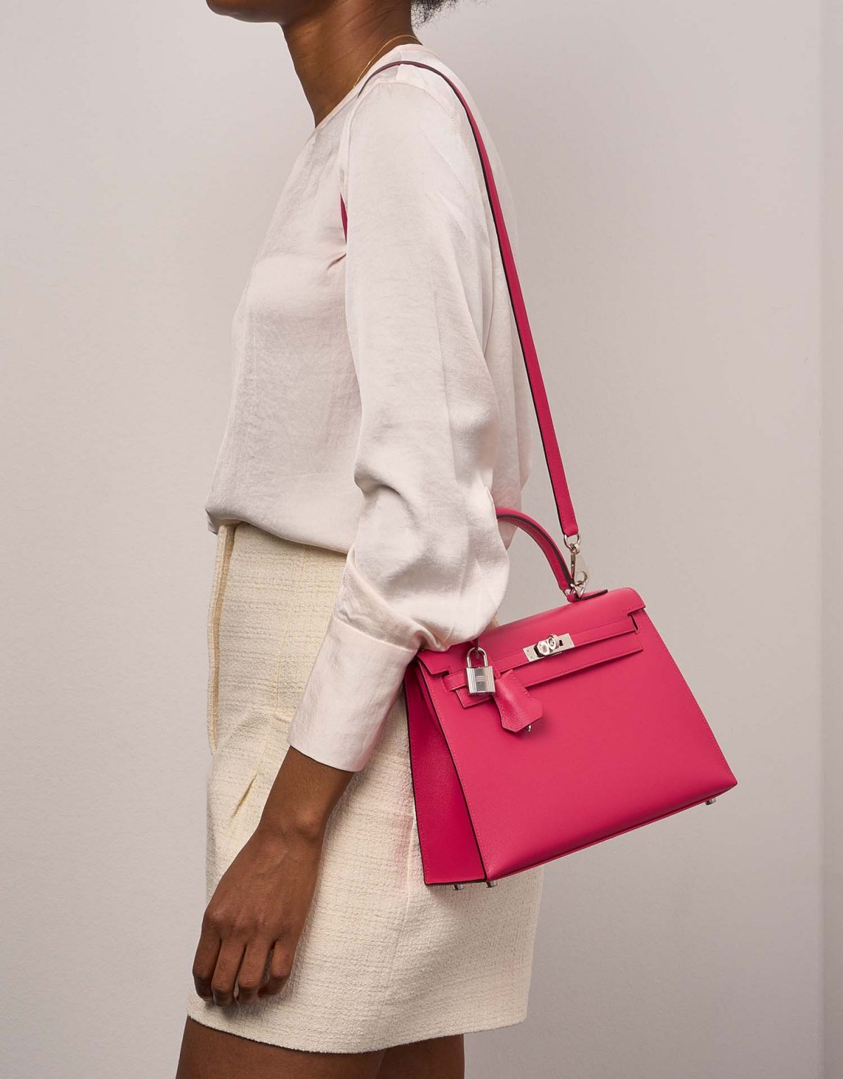 Hermès Kelly 25 Veau Madame Rose Extreme / Rouge Piment | SACLÀB