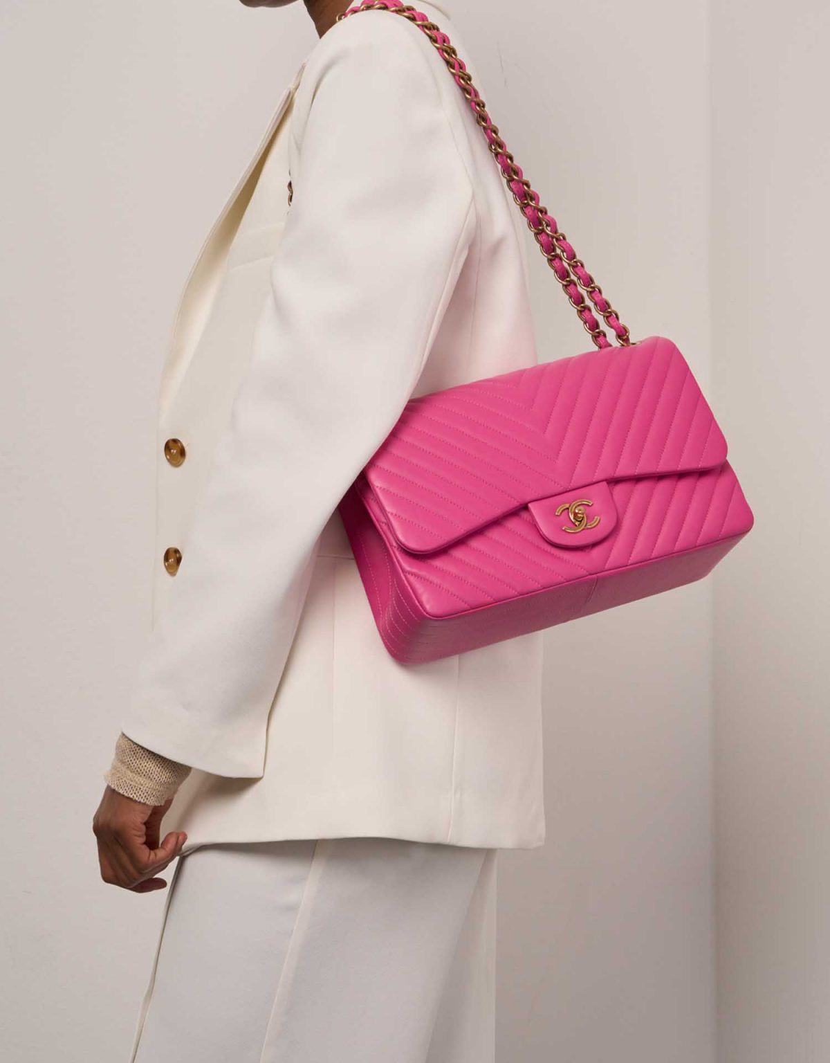 Chanel Timeless Chevron Jumbo Lamb Hot Pink | SACLÀB
