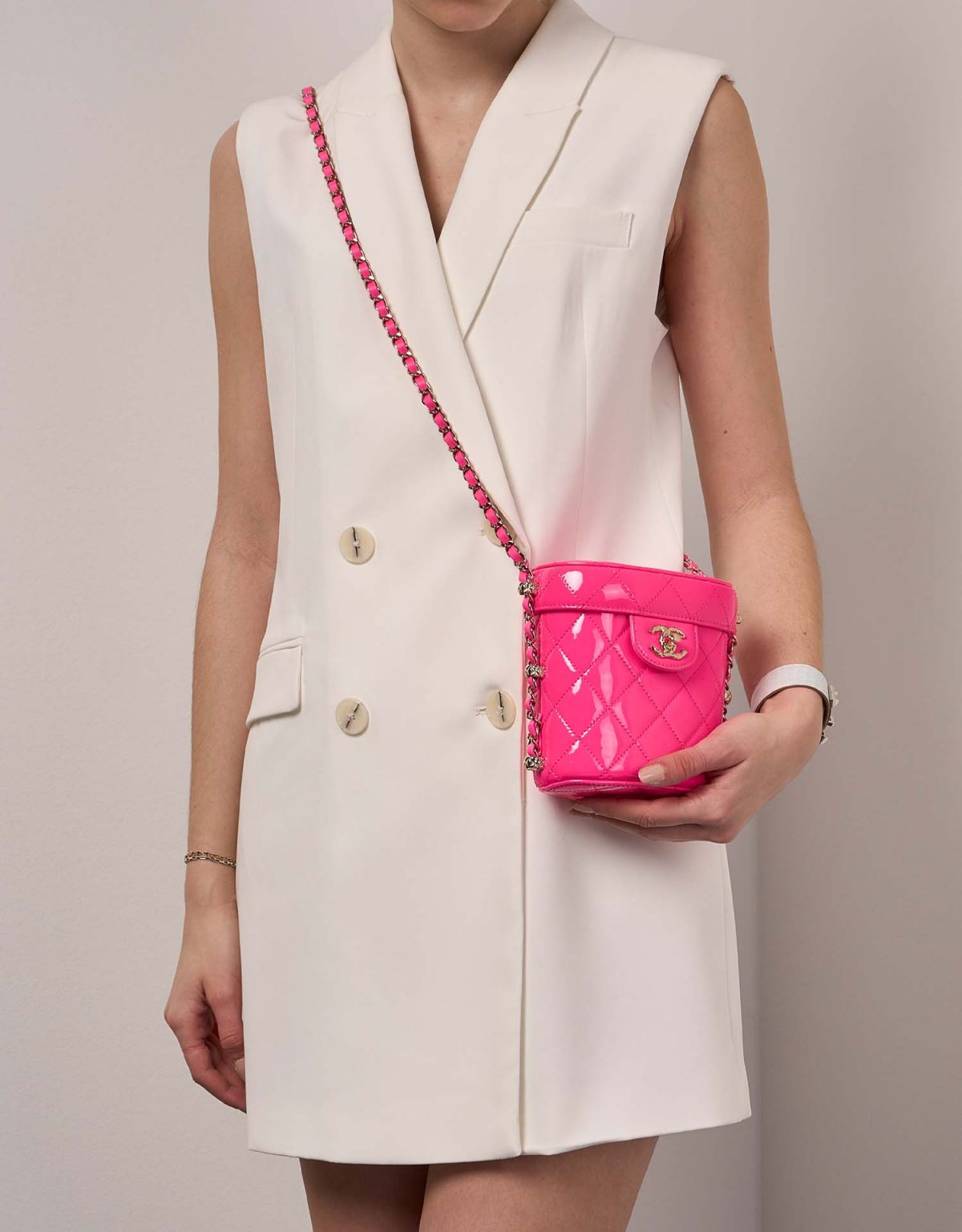 Chanel Vanity Small Patent Neon Pink | SACLÀB