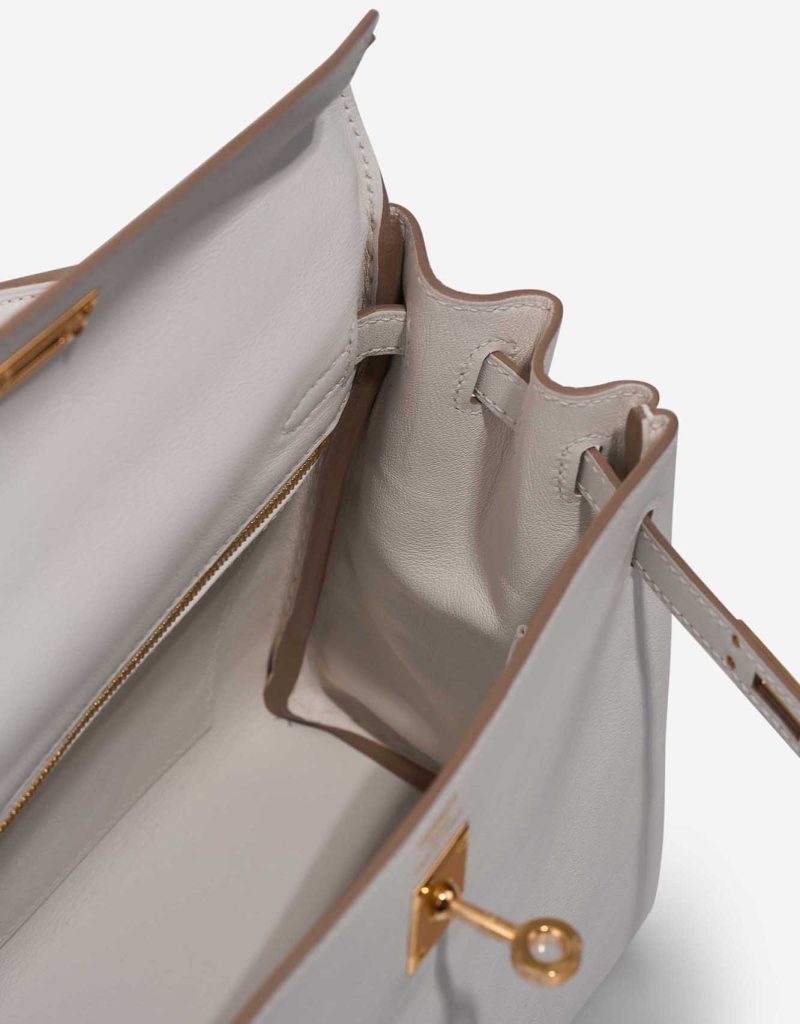 Hermès Kelly 25 Swift Gris Pâle | SACLÀB