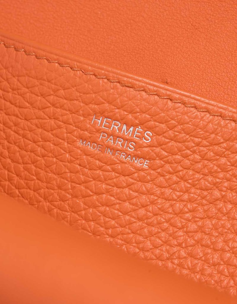 Hermès Halzan 25 Taurillon Clémence Orange Minium | SACLÀB