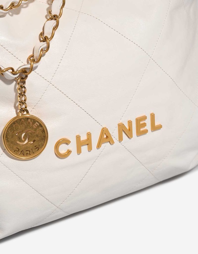 Chanel 22 Medium Lamb Off White | SACLÀB