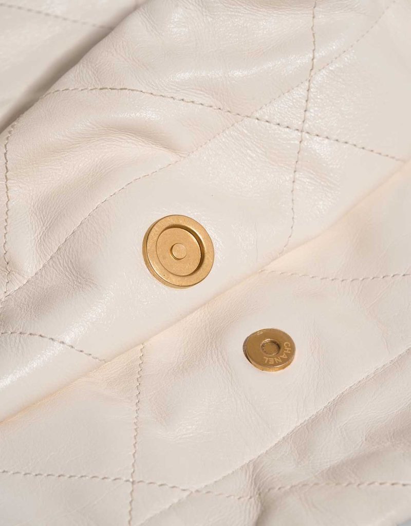 Chanel 22 Medium Lamb Off White | SACLÀB