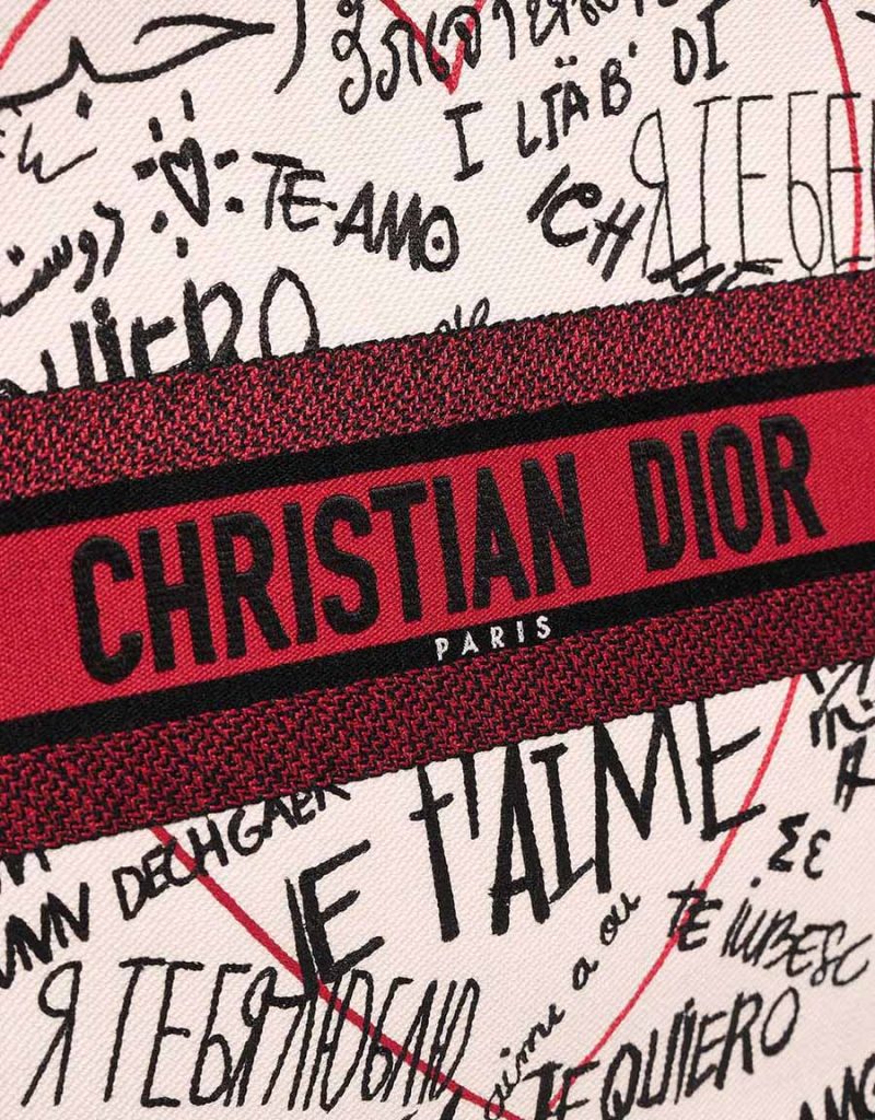 Dior Book Tote Dioramour Graffiti Large White / Red / Black | SACLÀB