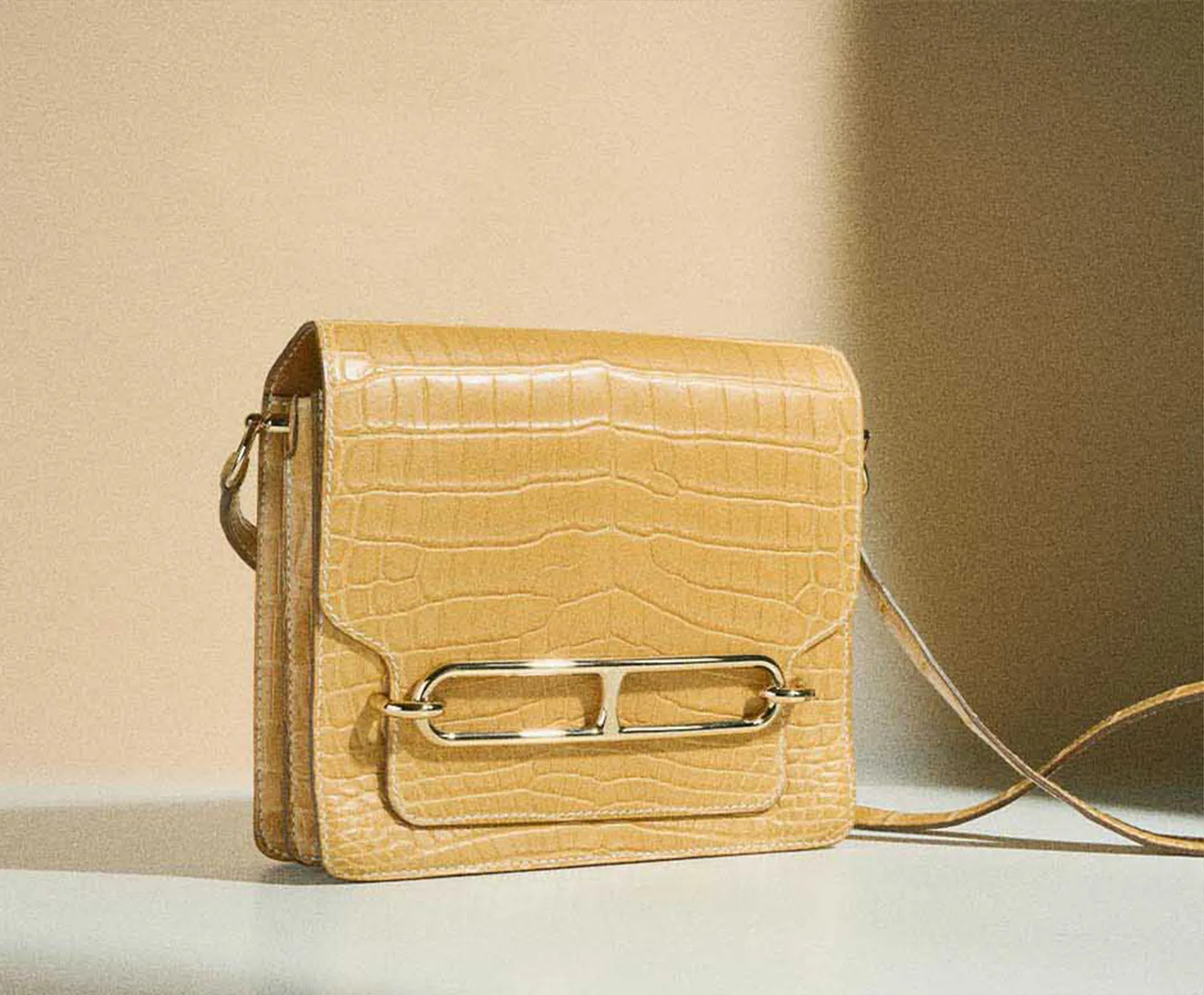 The Hermès Roulis: Behind the Clasp | SACLÀB